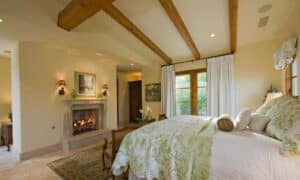 How To Decorate A Bedroom With An Offset Window: 18 Best Tips