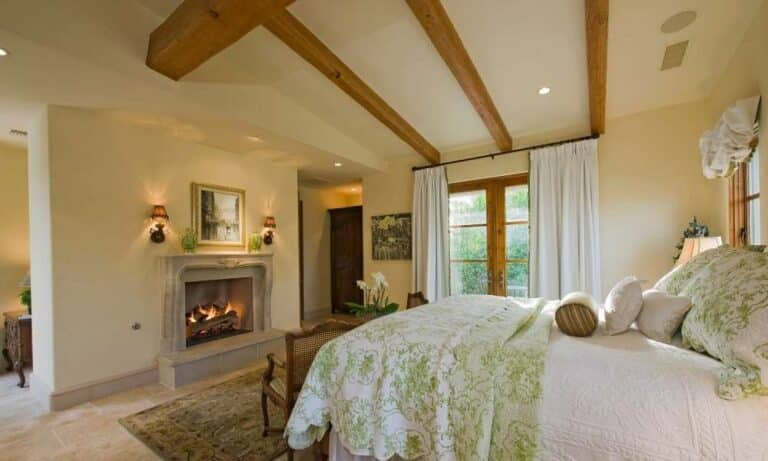 How To Decorate A Bedroom With An Offset Window: 18 Best Tips