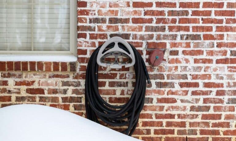 How To Insulate Outdoor Water Pipe: 12 Best Steps