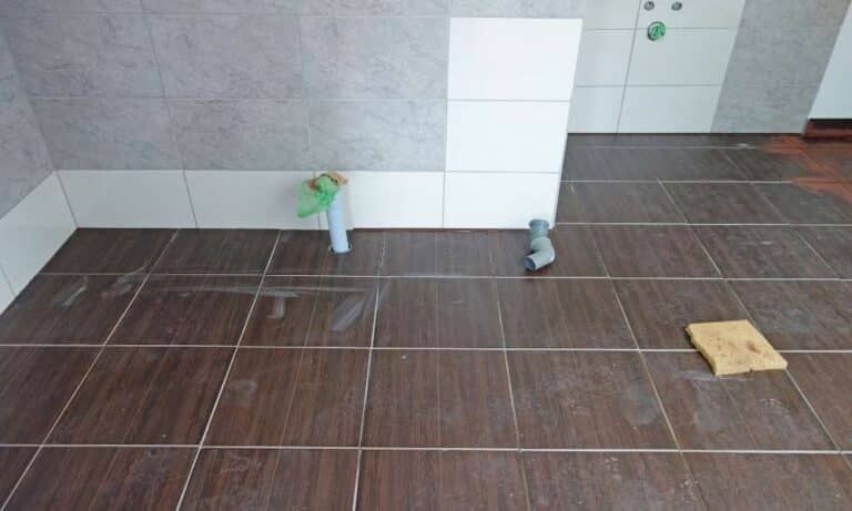 How To Lay Vinyl Tiles In A Bathroom Wall: 16 Tips