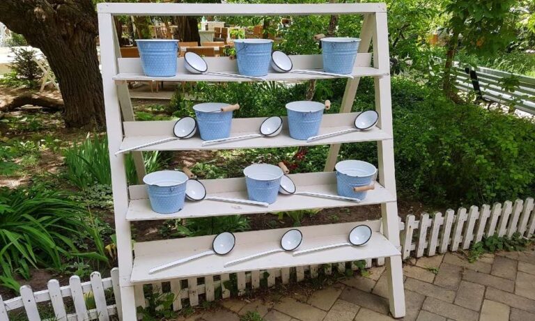 How To Decorate A Bakers Rack In Dining Room: 21 Best Tips